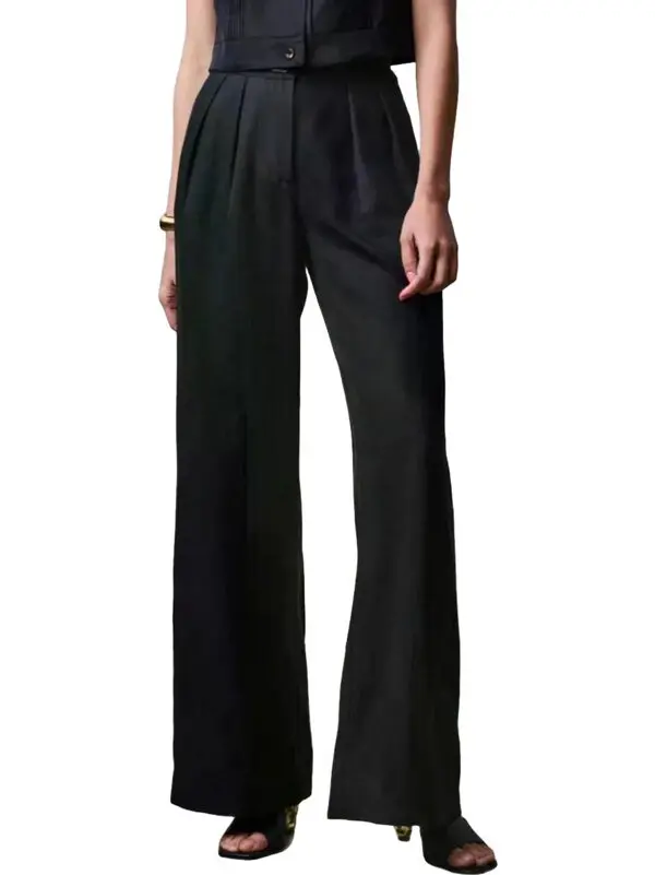 HEVRON Alina Pleated Trousers - Black