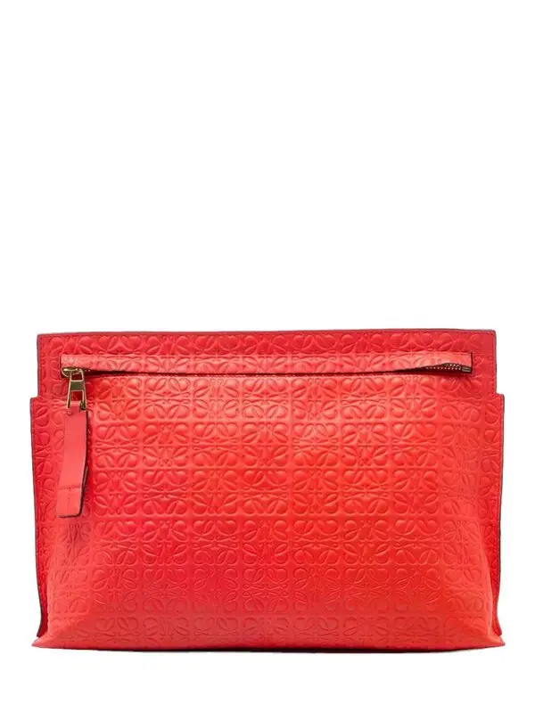 Loewe Embossed Anagram T Clutch - Red