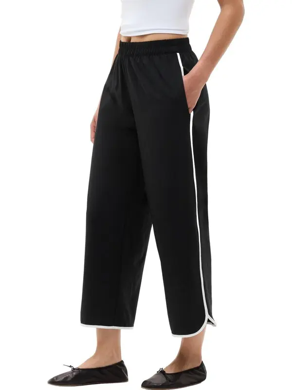 Athleta Journey Relaxed Cropped Pant - Black/bright White