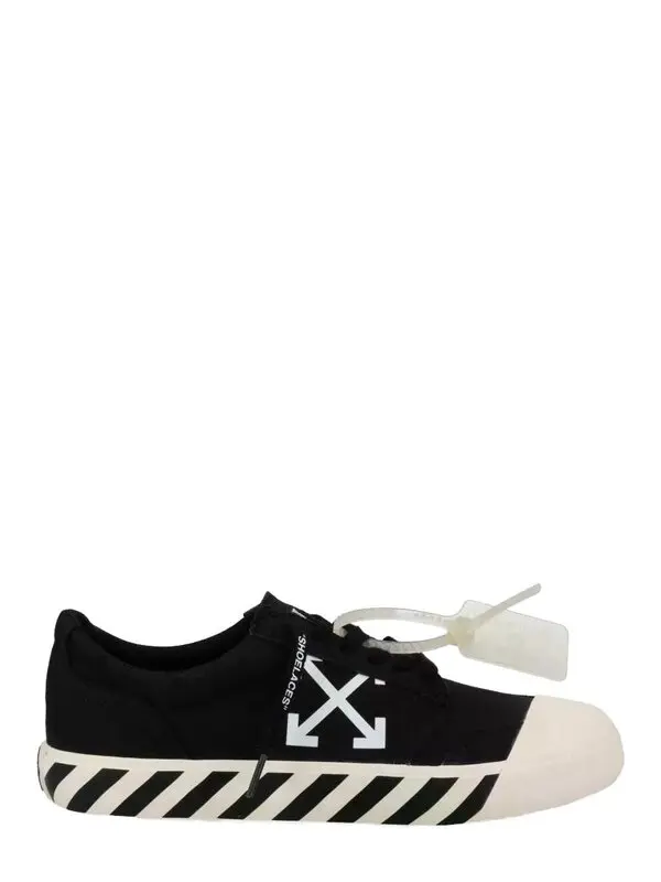 Off-White Arrows Diag-stripe Sneakers - Black