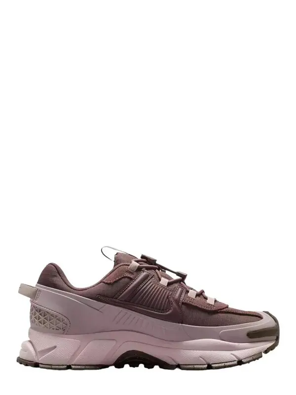 Nike Zoom Vomero Roam Winterized Sneakers - Pink