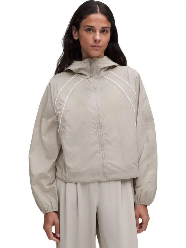 Lululemon Scuba Windbreaker - Downtown Tan/white
