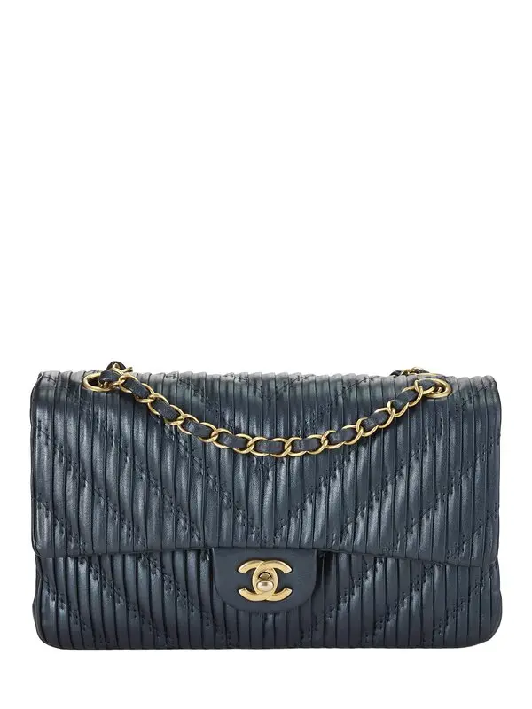 Chanel Chevron Pleated Flap Bag Medium - Blue