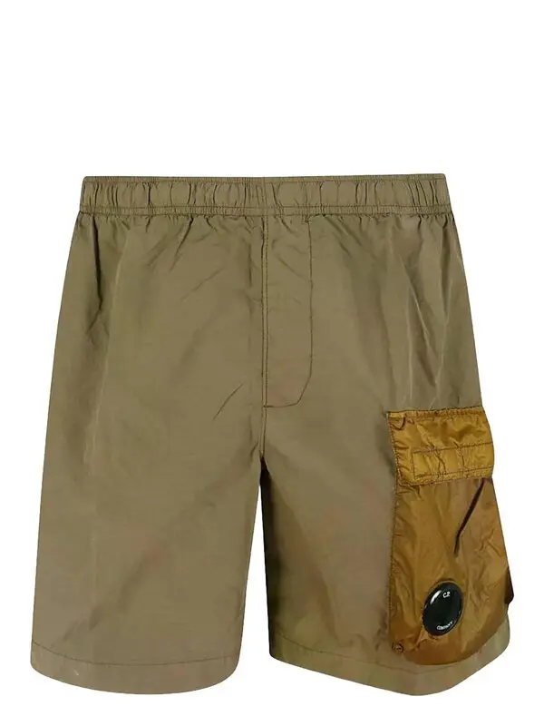 C.P. COMPANY Logo-lens Cargo Shorts - Green