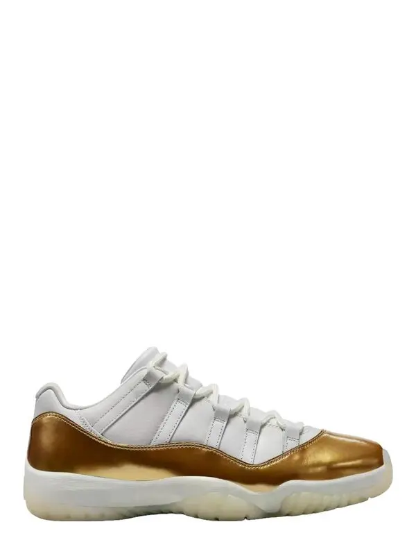 JORDAN Retro Sneakers - White