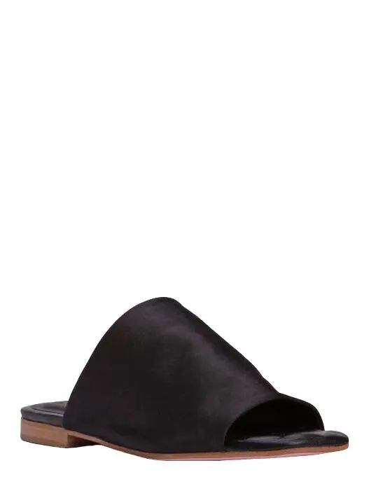 BEAUTIISOLES BY ROBYN SHREIBER April Flat Sandal - Black