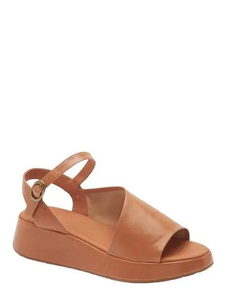 CHOCOLAT BLU Etta Platform Wedge Sandal - Camel Leather