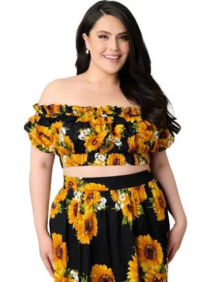 Unique Vintage 1970s Ruffle Crop Top - Black Floral Print