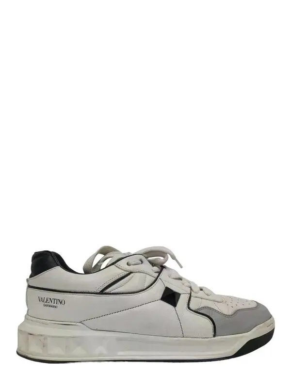 Valentino Garavani One Stud Low-top Sneakers - White
