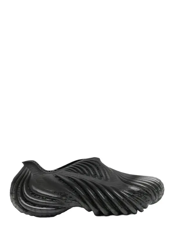 ALIVEFORM Armis Low Sneakers - Black