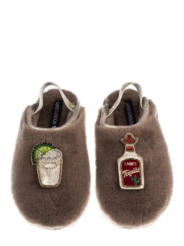 LAINES LONDON Fluffy Flatform Cloud Slippers With Tequila Slammer Brooches - Brown/gold