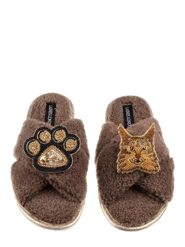 LAINES LONDON Boucle Slippers With Brooches - Brown