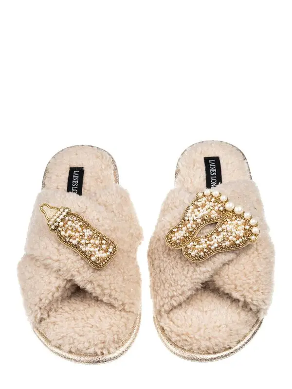 LAINES LONDON Boucle Slippers With Brooches - Brown