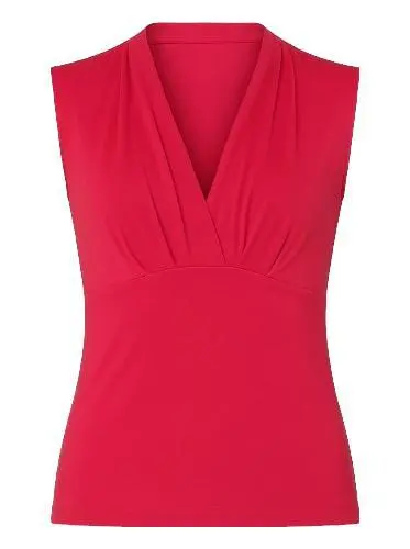 CONQUISTA Sleeveless V-neck Top - Red