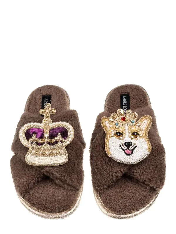 LAINES LONDON Boucle Slippers With Removable Brooches - Brown