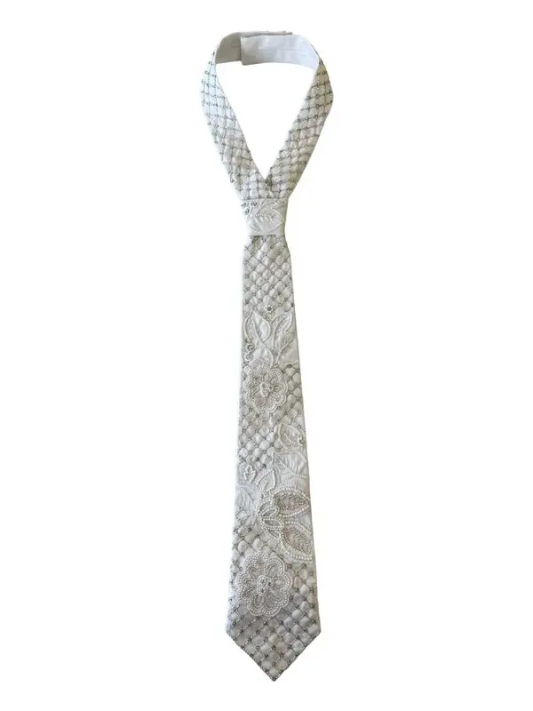 NANDANIE Embroidered Floral Petite Necktie - White