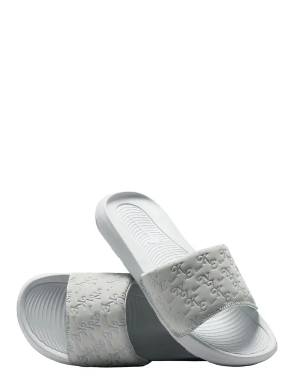 Nike Victori One Embossed Slides - Grey