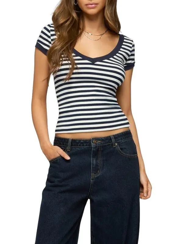 EDIKTED Antonela Stripe V-neck T-shirt - Navy-and-white