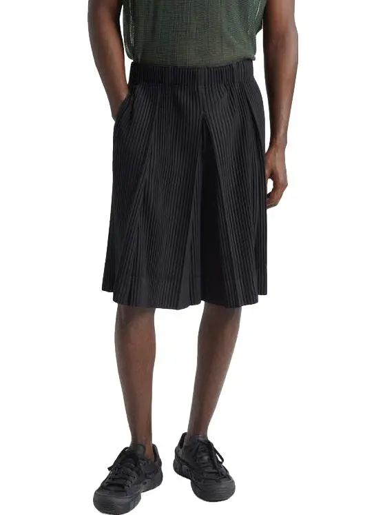 Issey Miyake Tailored Pleats Shorts - Black