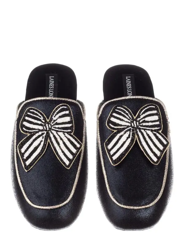 LAINES LONDON Black Mules With Striped Bow Brooches - Black/gold