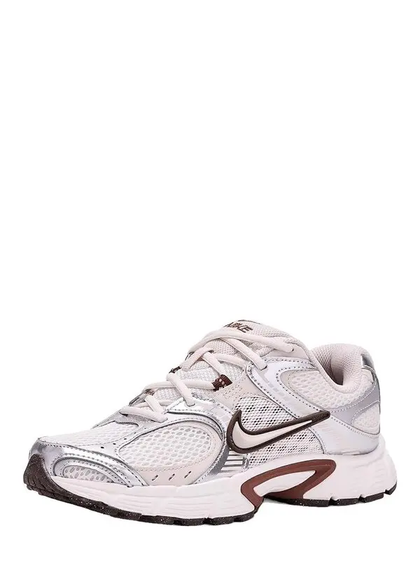 Nike V5 Rnr Athletic Sneakers - Multi