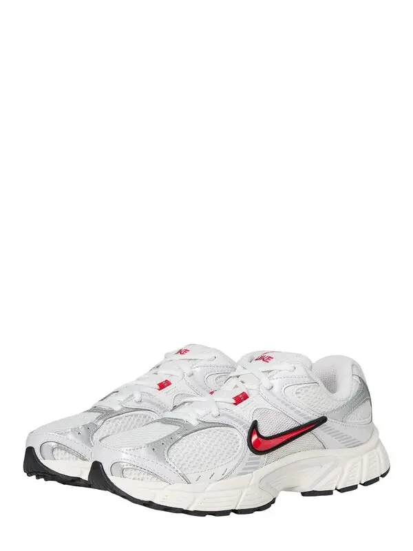 Nike V5 Rnr Athletic Sneakers - Red