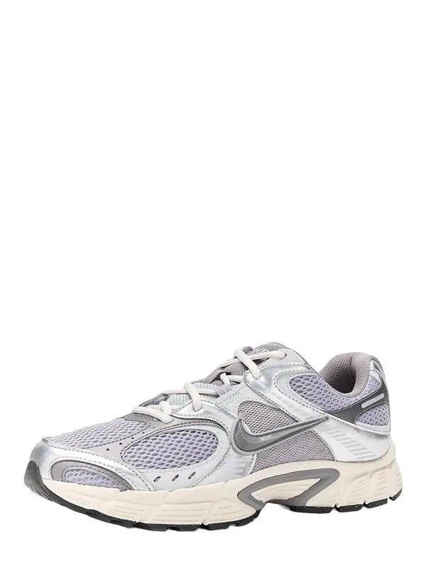 Nike V5 Runner Sneakers - Gray