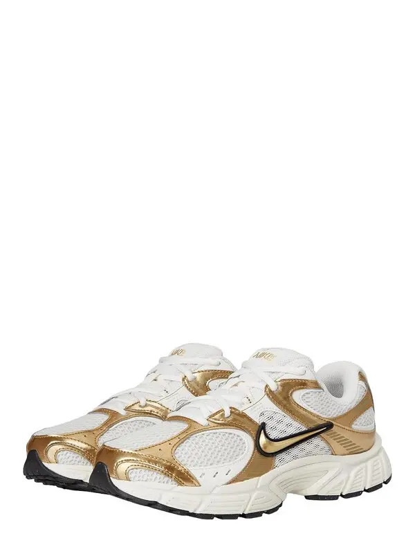 Nike V5 Rnr Athletic Sneakers - White
