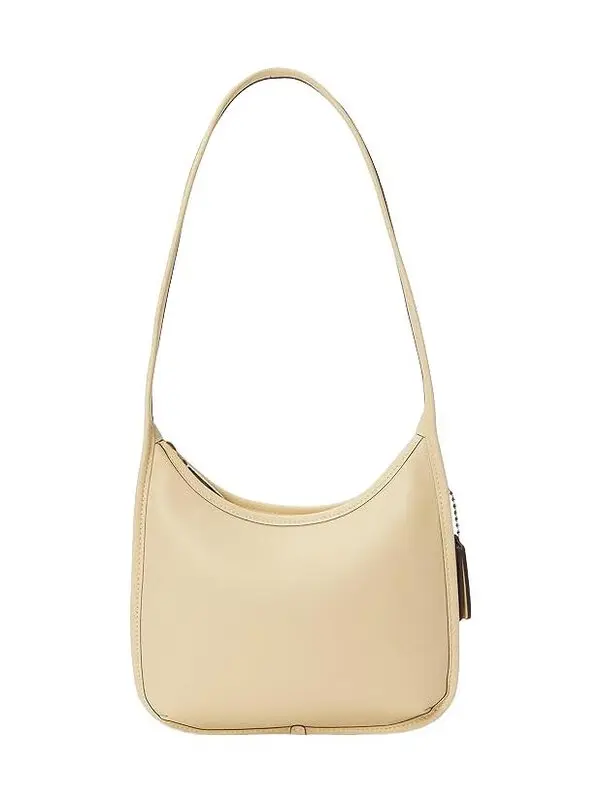 COACH Curve Zip Bag In Glovetanned Leather - Beige