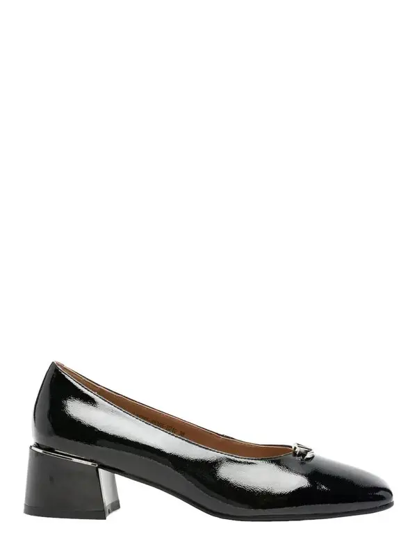 LINDA BAUMANN Patent Leather Logo Plaque Pumps - Black