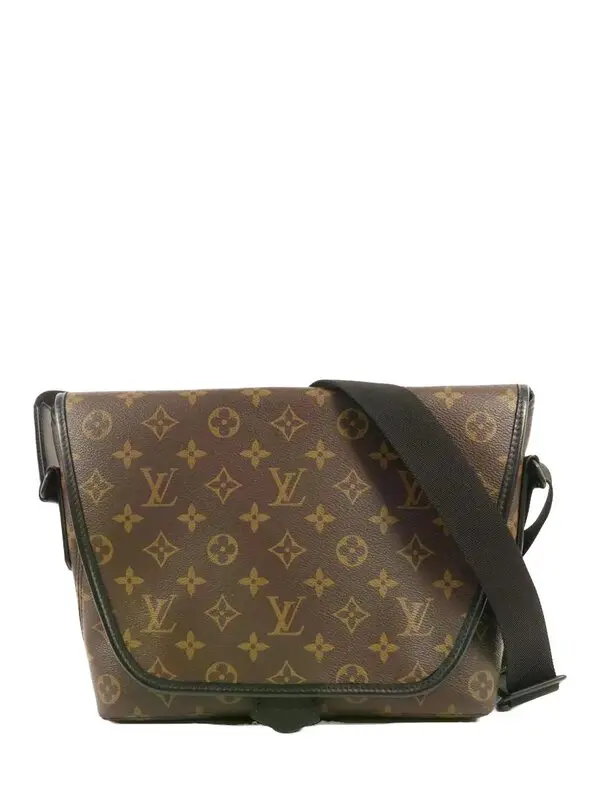 LOUIS VUITTON Monogram Messenger Bag - Brown