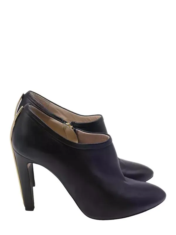 Chloé Leather Ankle Boots With Gold Tone Accent - Black