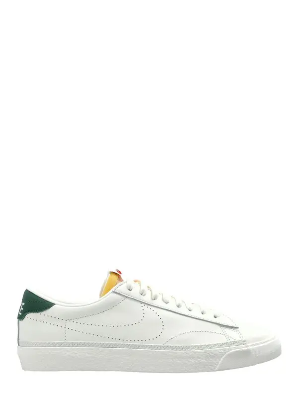 Nike Classic Ac "sports Shoes - White
