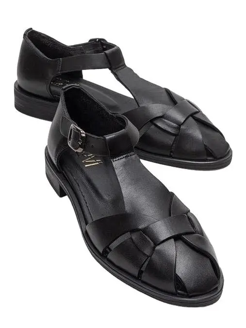 FOREVER & ALWAYS SHOES Dexara Leather Sandal - Black