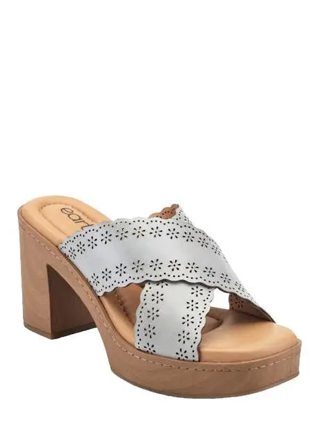 Earth Qamra Platform Sandal - Light Blue