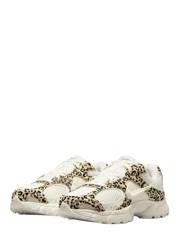Nike V5 Rnr Suede Sneakers - White