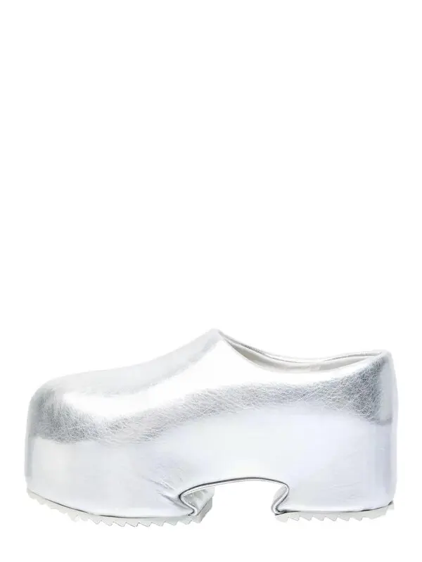 YUME YUME Metallic Finish Loafers - Silver