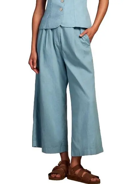 CELTIC & CO. Pleat Front Crop Pants - Chalk Blue