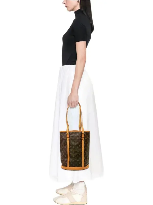 LOUIS VUITTON Monogram Gm Bucket Bag - Brown