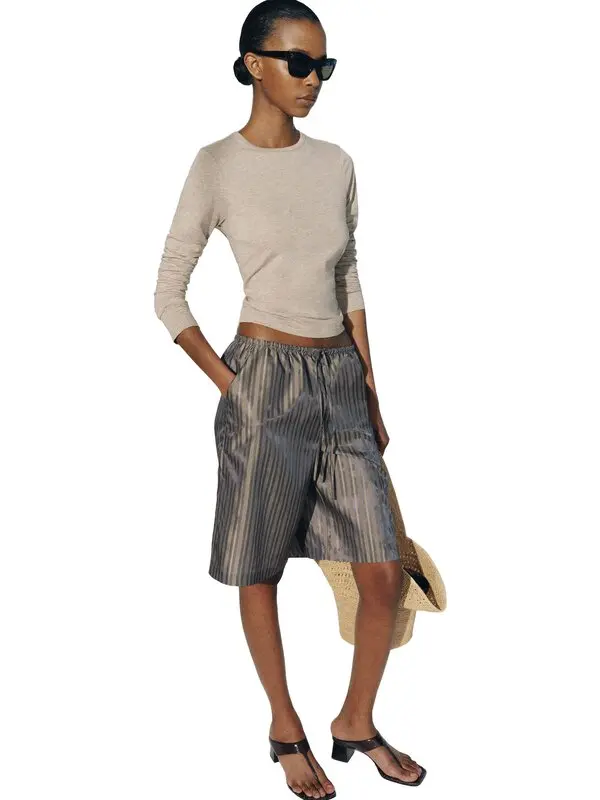 REFORMATION Sandy Short Knee Length Relaxed Fit - Grey