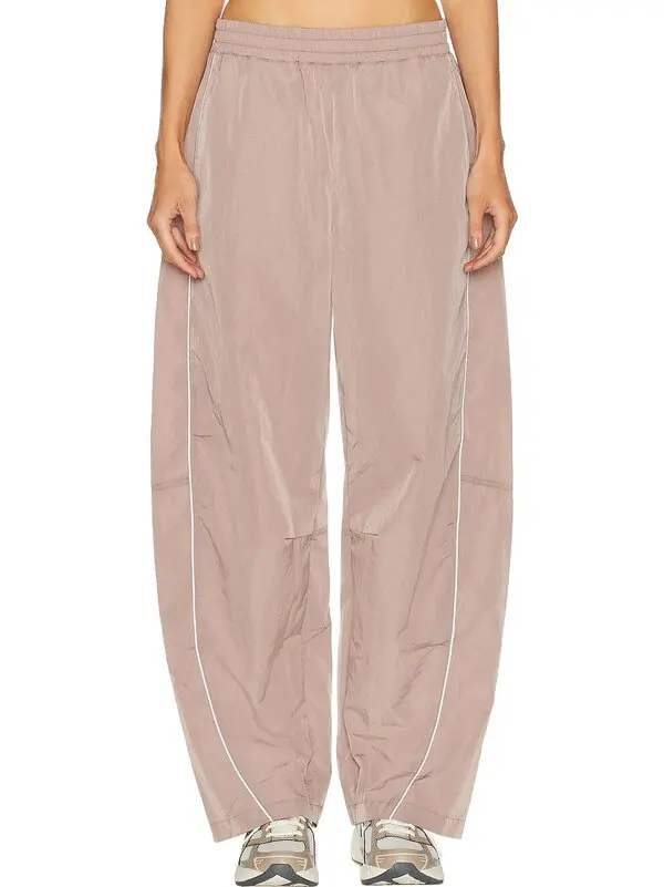 Beyond Yoga Limitless Barrel Leg Pant - Rosey Taupe