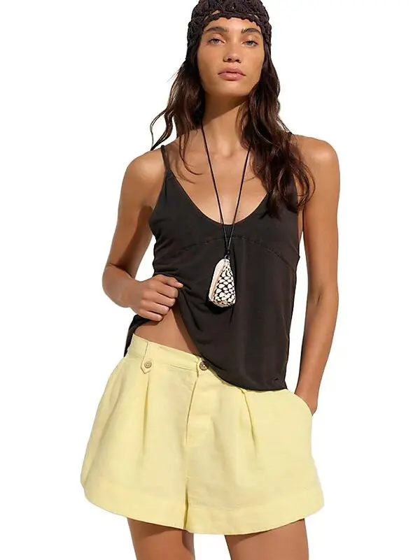 Free People Linen Shorts With Pleated Detail And Button Fly - Chardonnay