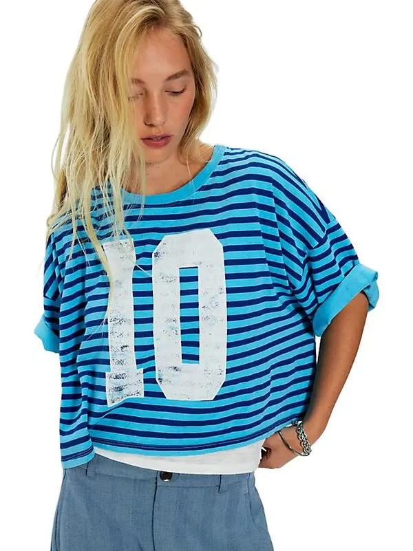 Daydreamer Striped Sport Graphic Cropped Tee - Blue Pattern