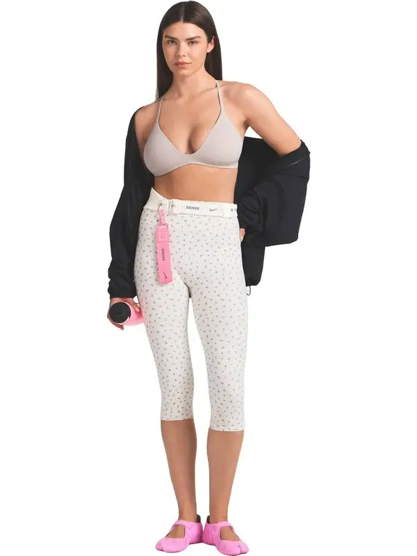 SKIMS T Back Triangle Bra | White | Large | Nike Studio Stretch - Linen
