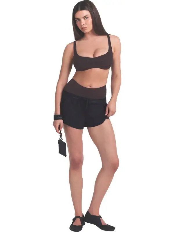SKIMS Seam Front Micro Bra | Deep Neutral | | Nike Studio Stretch - Dark Roast