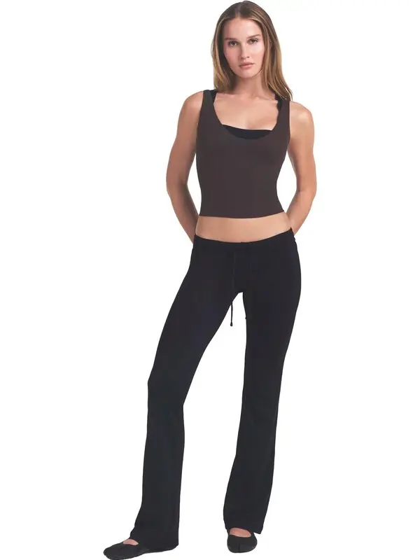 SKIMS Plunge Tank Top In Studio Stretch Fabric - Dark Roast