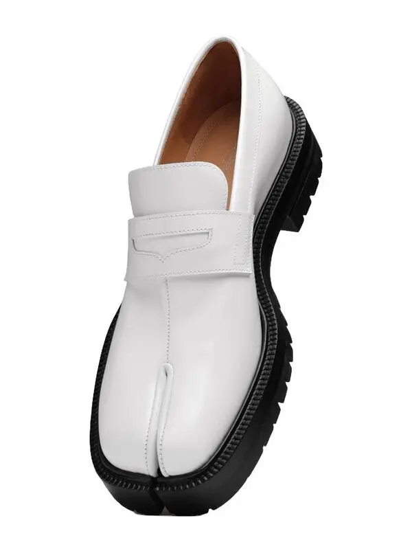 MAISON MARGIELA Tabi Loafers With Lug Sole - White