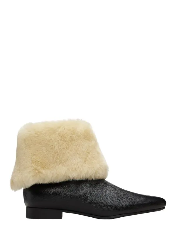 TOTEME Shearling Trimmed Leather Boots - Black/beige
