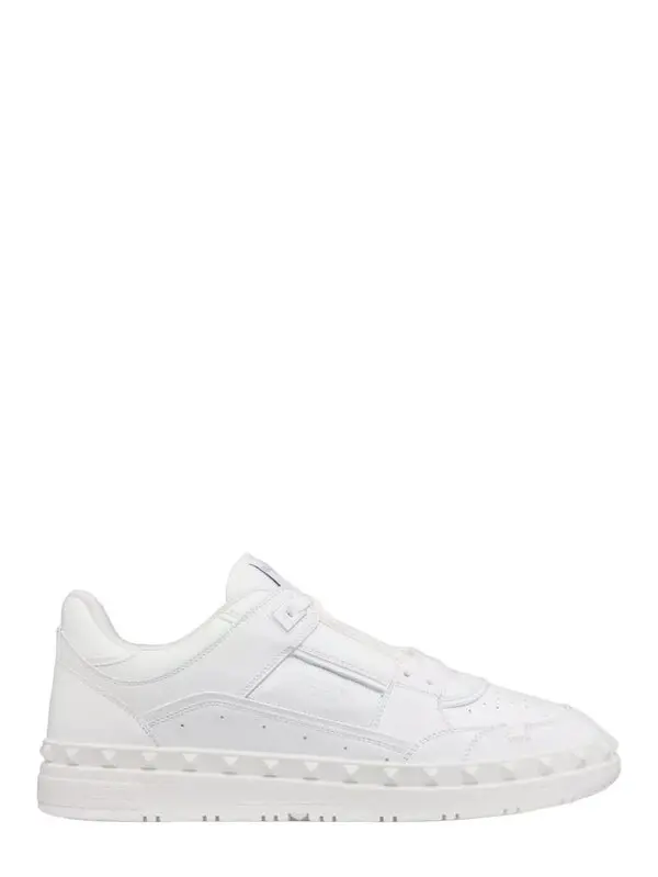 Valentino Garavani Rockstud Round Toe Lace-up Sneakers - White