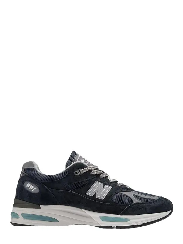 NEW BALANCE 991v2 Lace-up Sneakers - Black